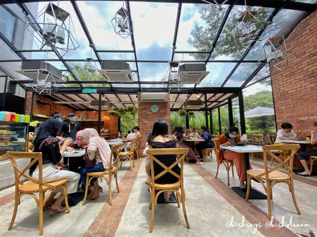 吉隆坡探店｜超美超迷人玻璃咖啡館｜ Pokok KL @ MAHSA • BISHDREAM